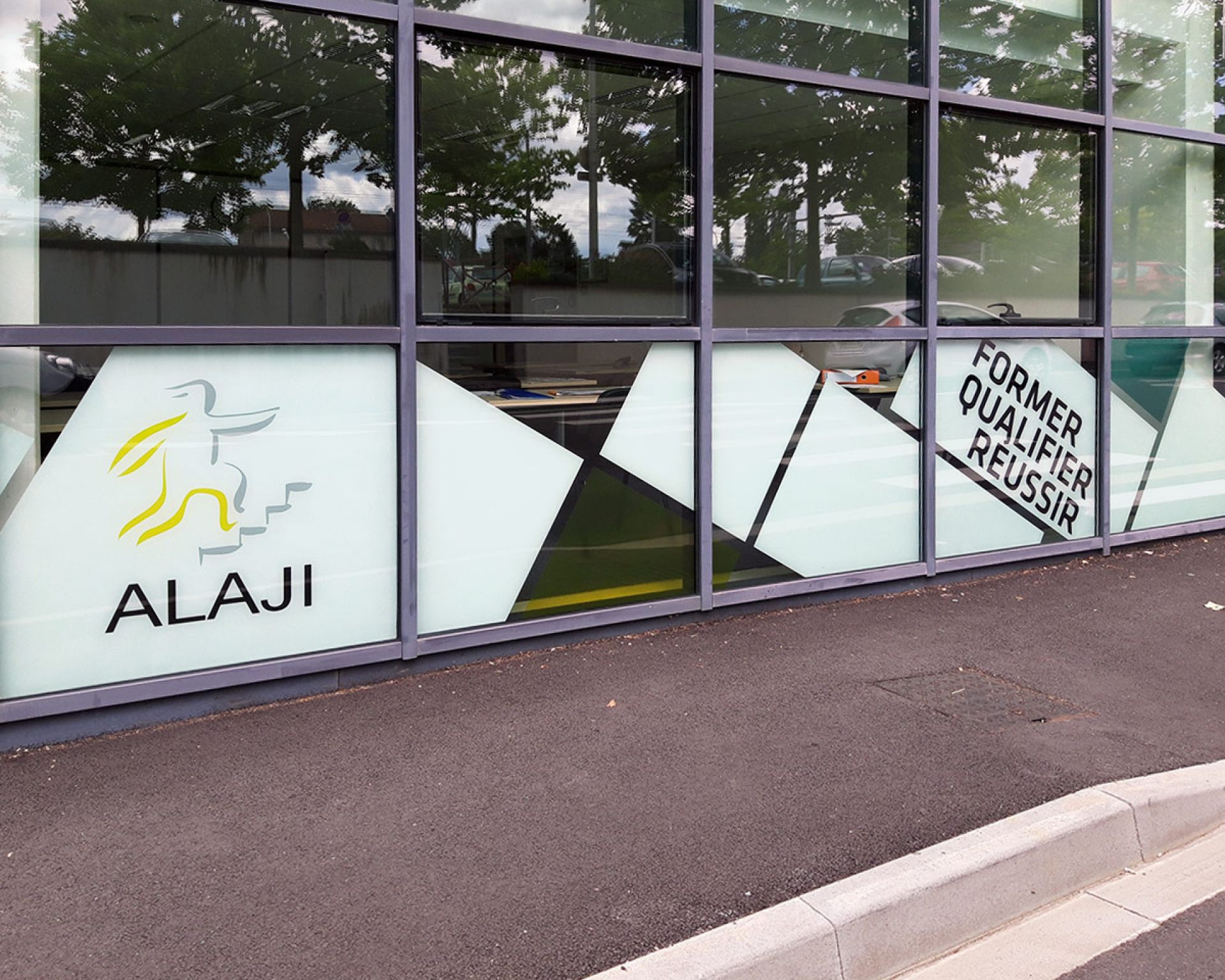 Alaji - Vitrophanie décorative - Expocom - Impression numérique ...