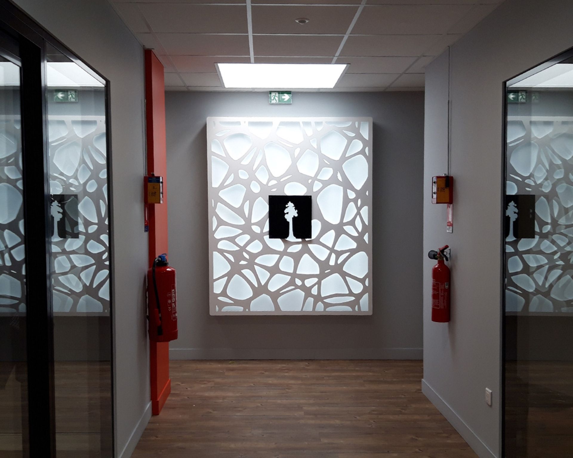 Caisson lumineux décoratif - Expocom - Signalétique, enseigne et décors ...