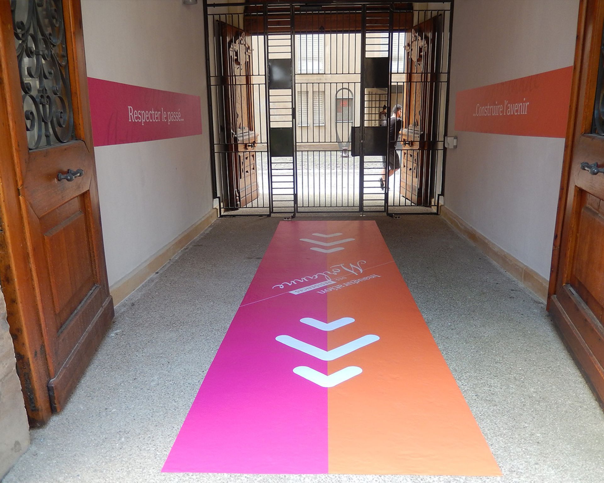 marquage au sol - Expocom - Signalétique, enseigne et décors sur mesure ...