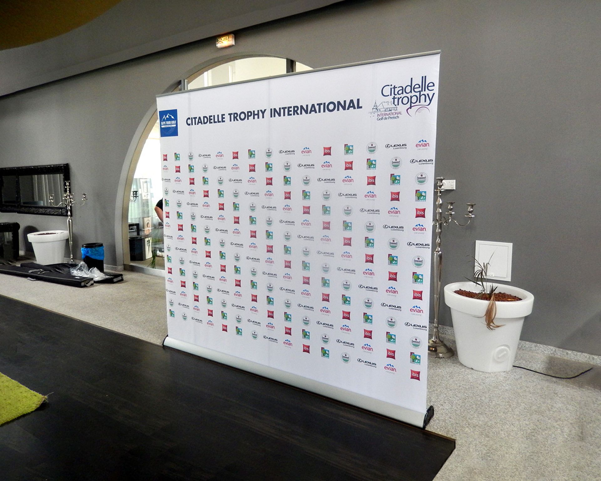 murs d'images - Expocom - Signalétique, enseigne et décors sur mesure ...